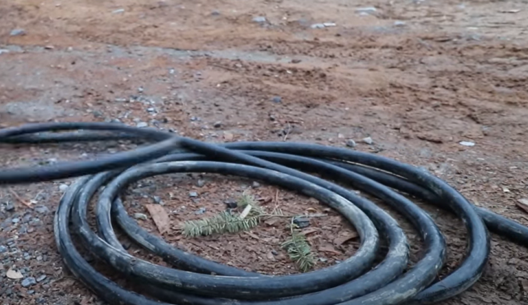 How to Unkink a Garden Hose? - GardenProfy