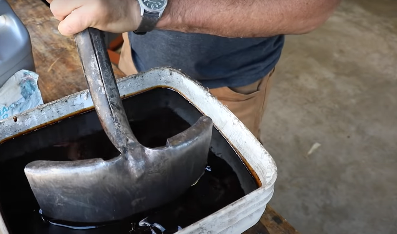 How to Keep Garden Tools From Rusting? - GardenProfy